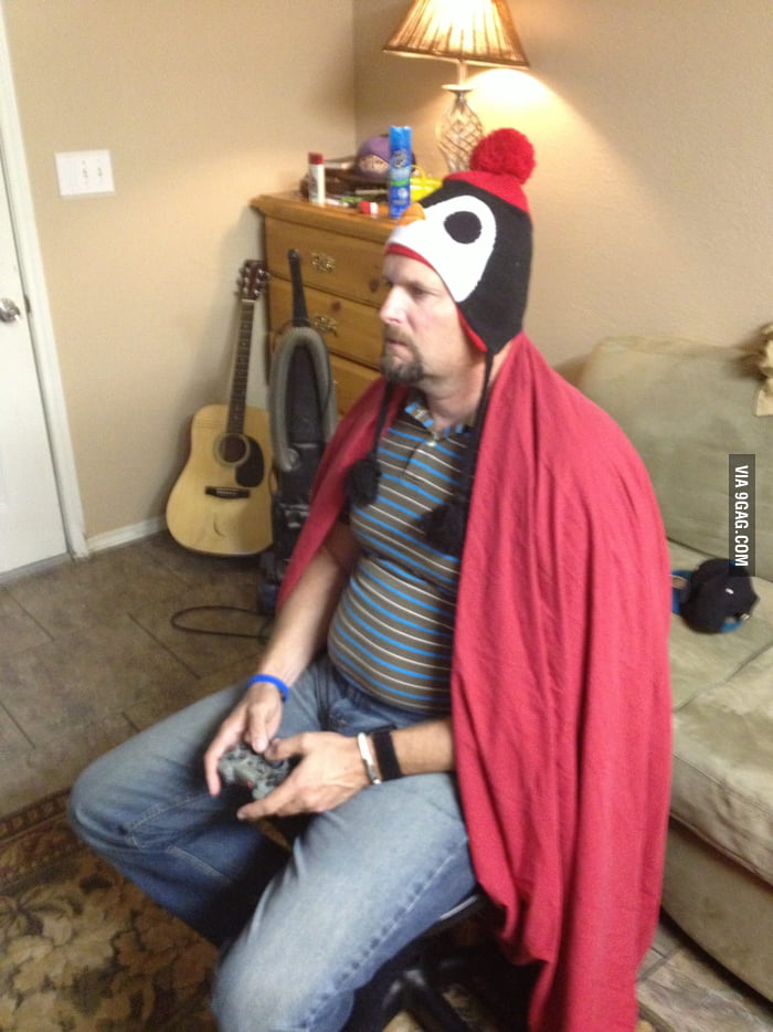 I walked in on my dad playing black opps 2.... Why dad!? - 9GAG