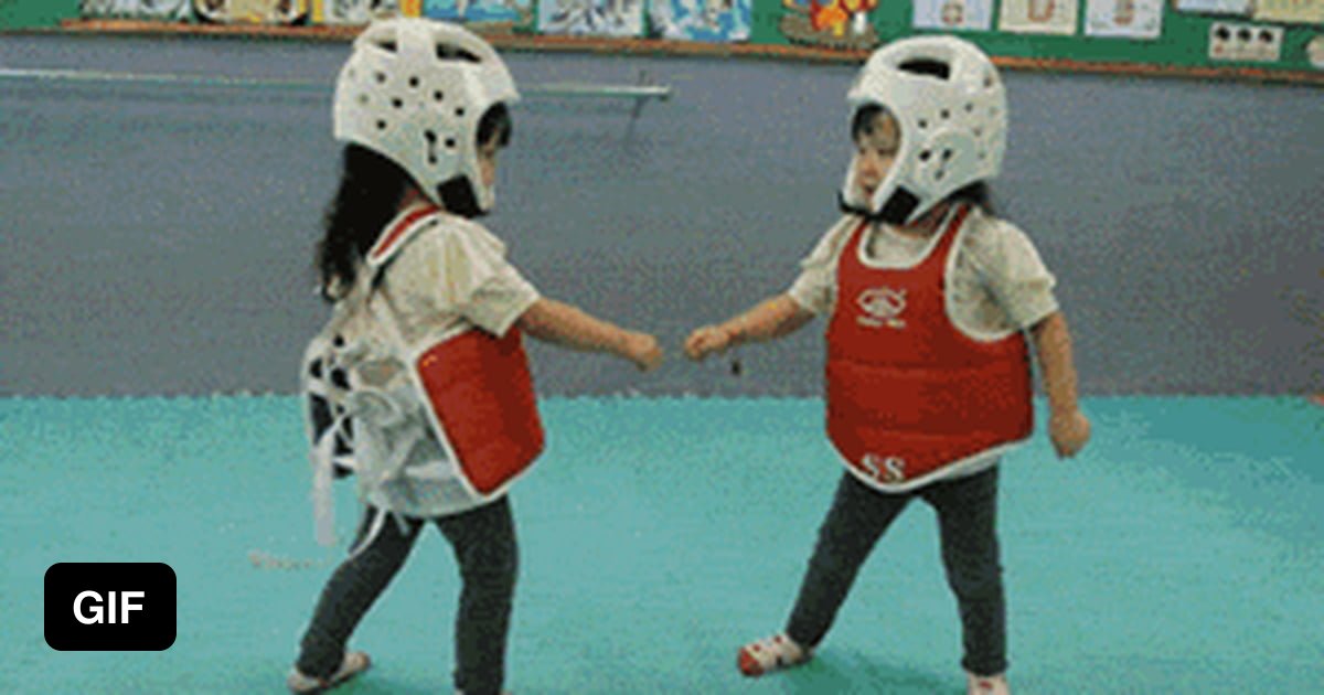 Easily the cutest fight ever. - 9GAG