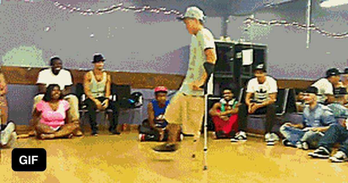 A One-Legged Break Dancer Showing Off His Skillz - 9GAG
