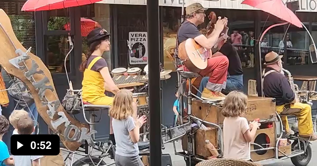 Fun Jazz band on wheels! - 9GAG