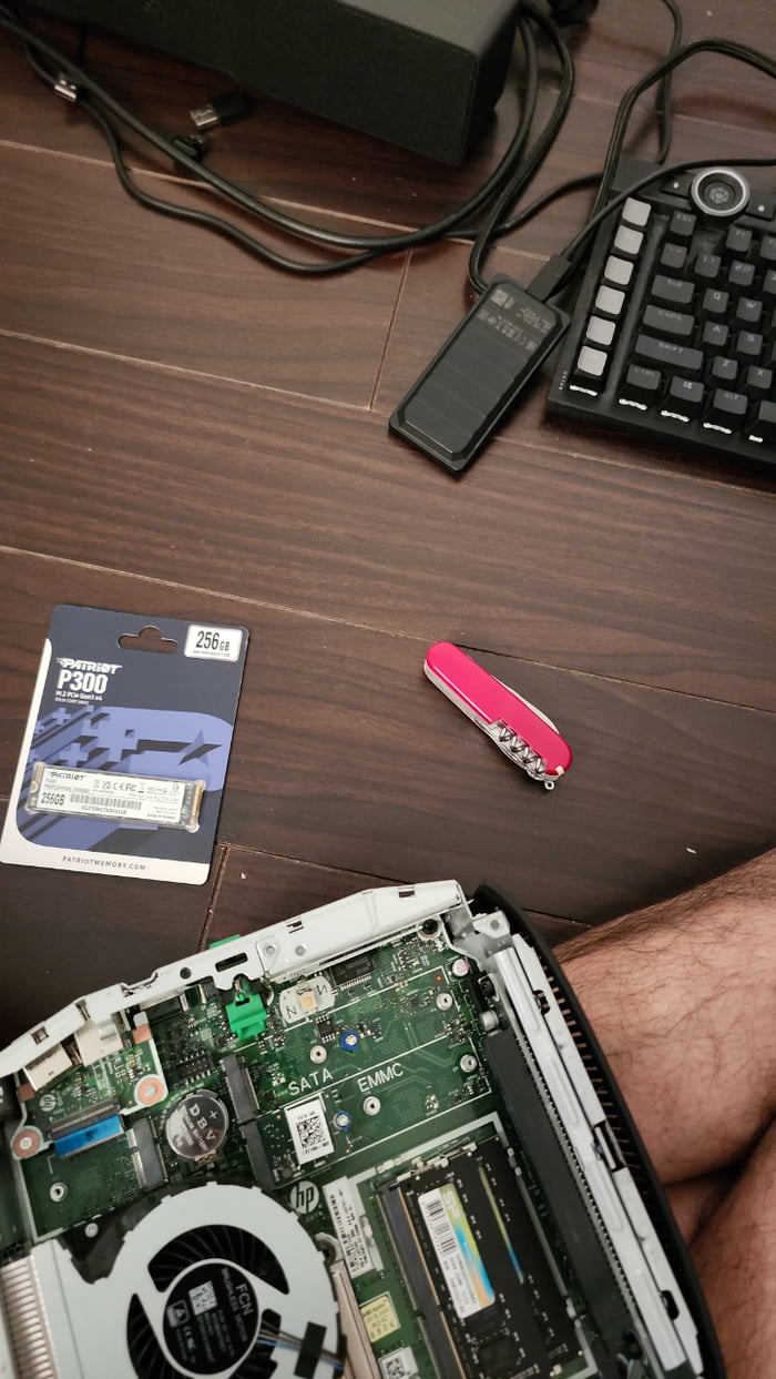 Would I be able to install it ? - 9GAG