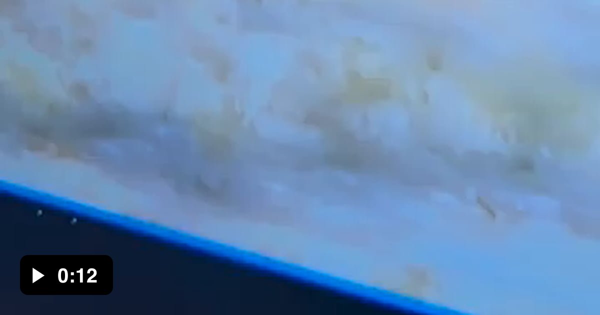 How did nobody else see Bezos fall when the craft landed? - 9GAG