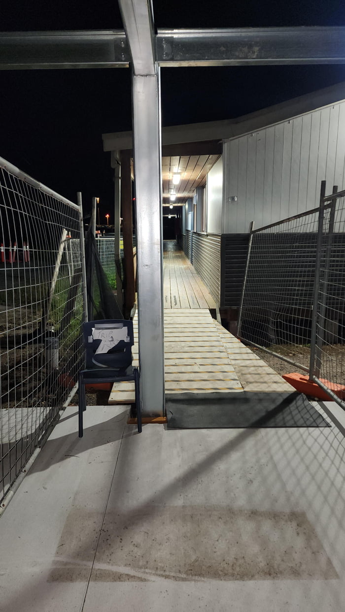 School put a pole in front of an existing walkway - 9GAG