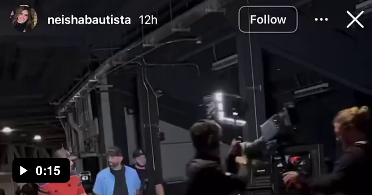 Morgan wallen's bat flip game is on point, almost too on point - 9GAG