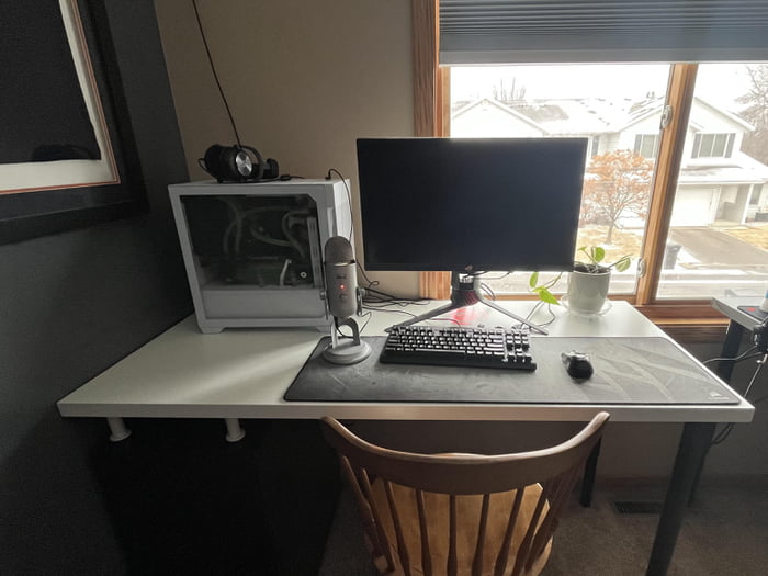 First PC setup - 9GAG