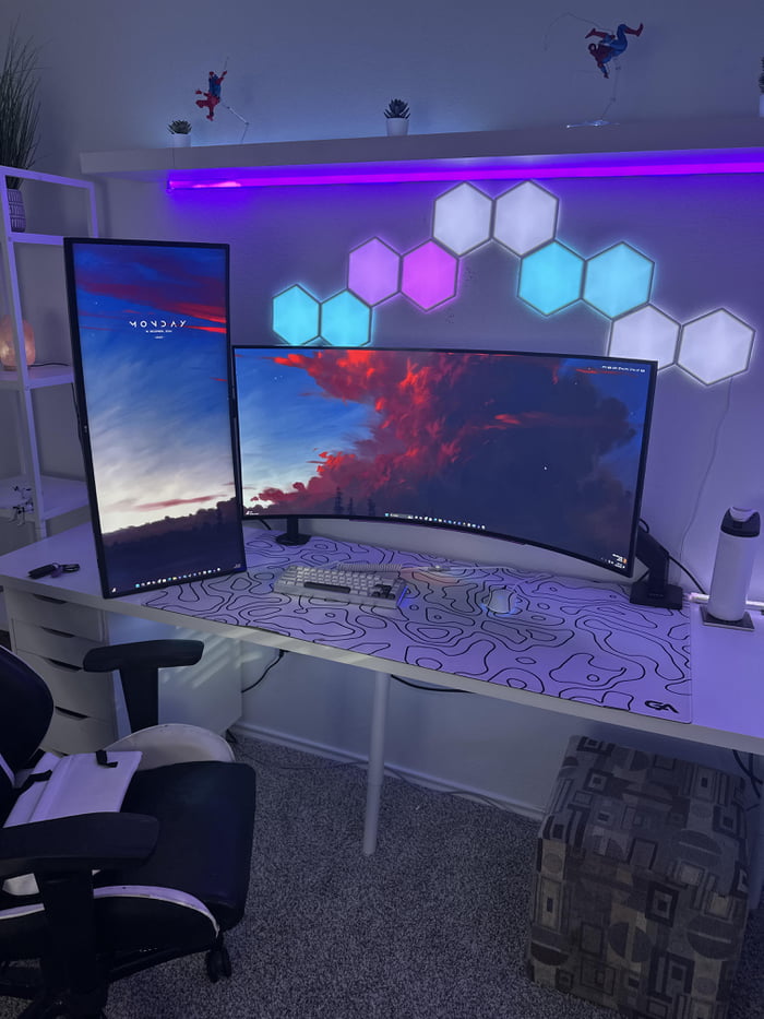 New Monitor Layout - 9GAG