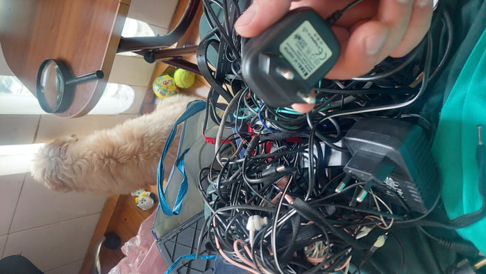 I try to reach to this end of this cable...damn - 9GAG