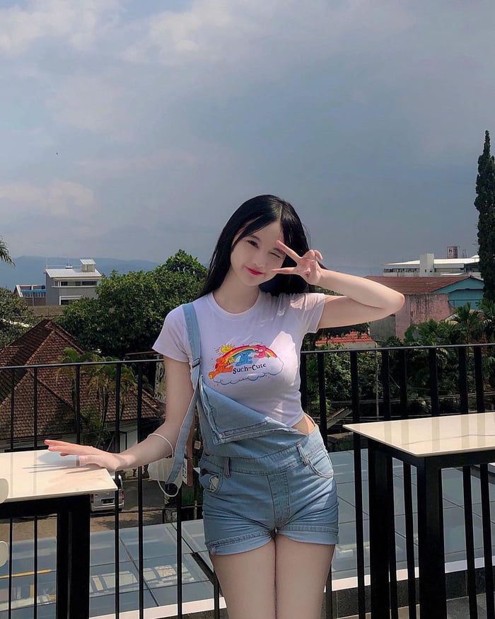 Tanya Ara Chuu orang mana seh bingung aku Cap - 9GAG