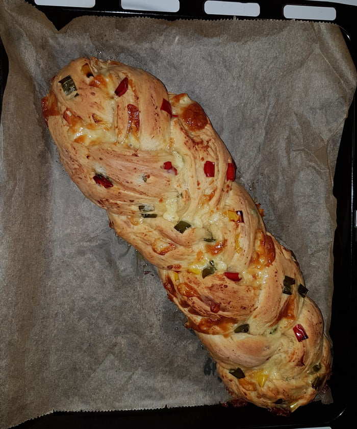 Chili cheddar bread - 9GAG