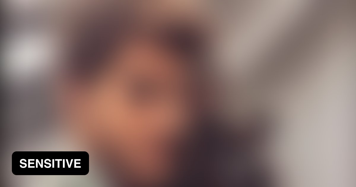 Cheek to cheek - 9GAG