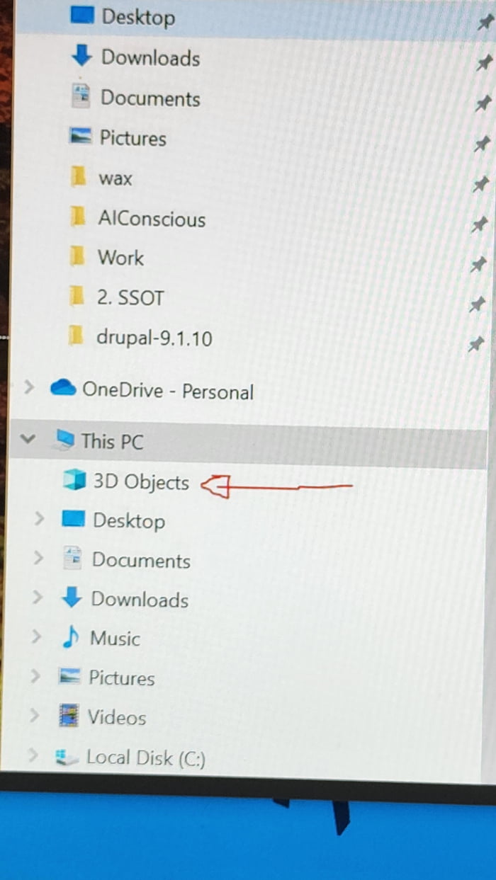 Name a more useless feature in Windows 10... I'll wait. - 9GAG