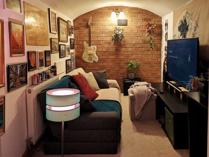 Midlands UK, tiny cinema-cellar room! - 9GAG