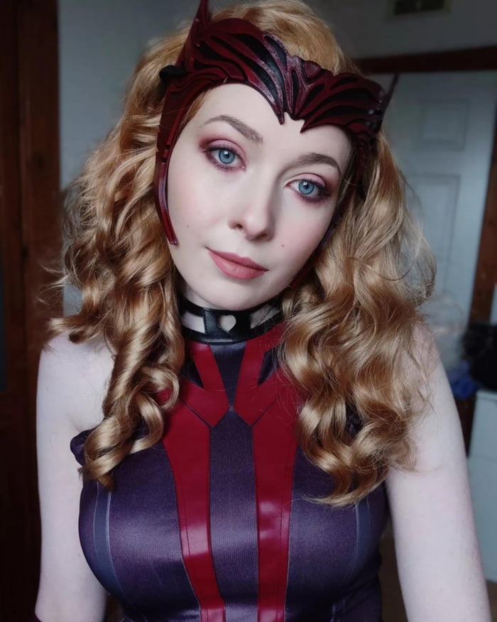 Scarlet Witch Cosplay - 9GAG