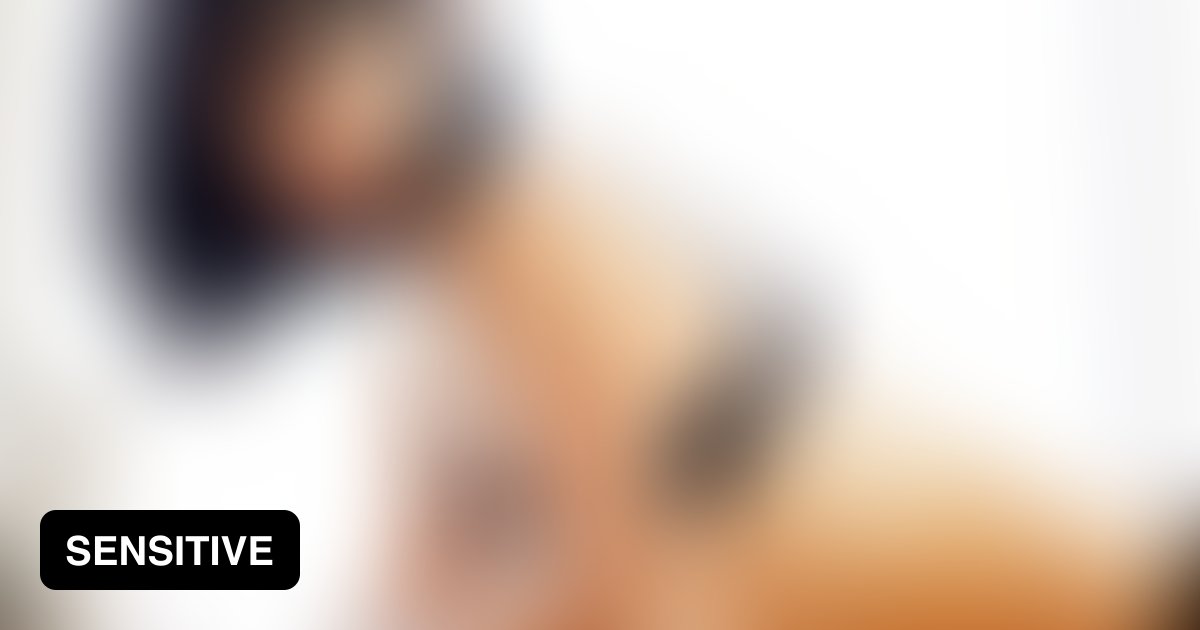 Krysten Ritter - Black Bra - 9GAG