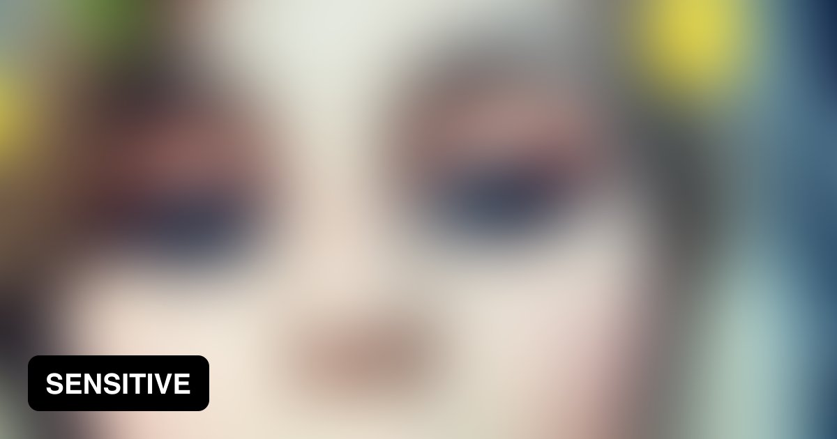 I made a tiny discovery. (Skylar Valentine. Yes She does ) - 9GAG