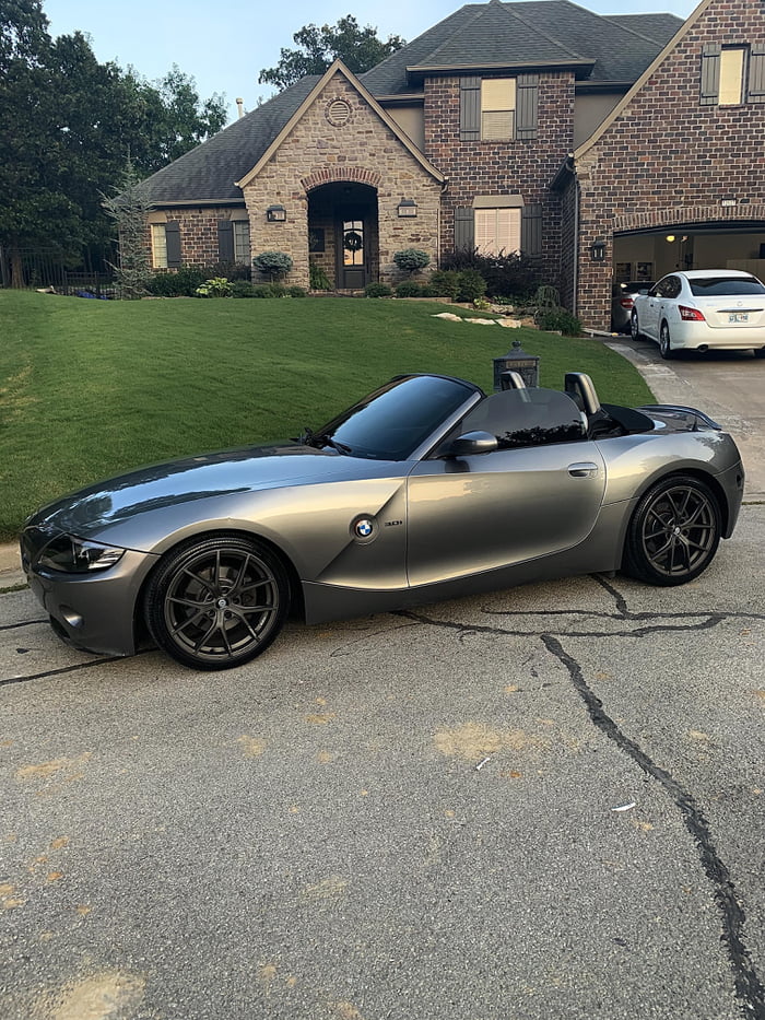 2003 BMW Z4 3.0i - that’s been very well kept - 9GAG