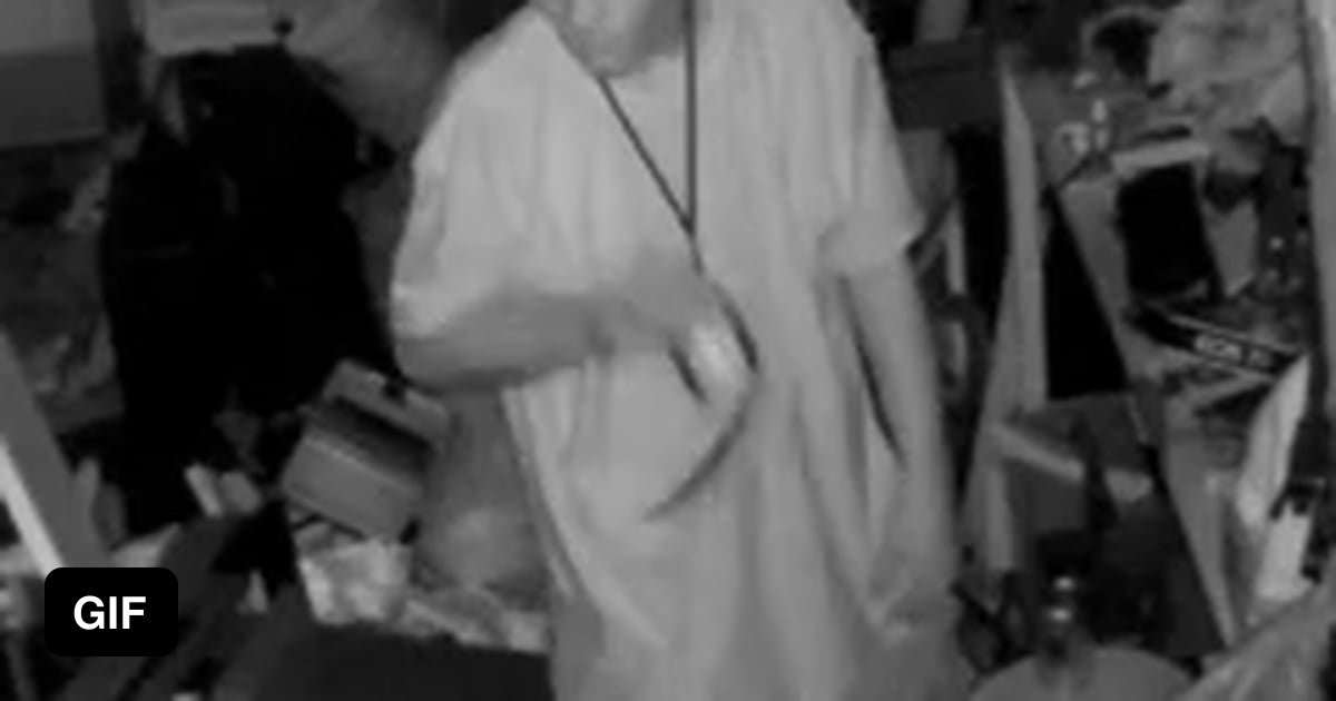 Thief notices security camera - 9GAG