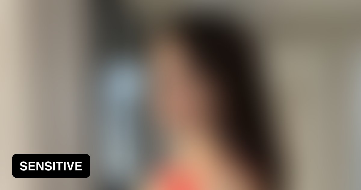 Sideboob should always give instant erections - 9GAG