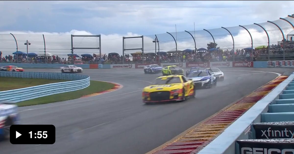 NASCAR racing in the rain at Watkins Glen - 9GAG