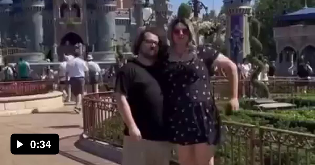 Couple ends up proposing at the same time - 9GAG