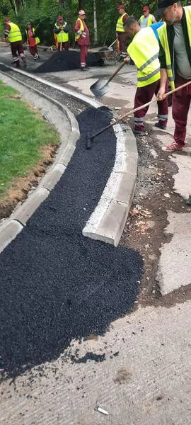 Sidewalk in Romania - 9GAG