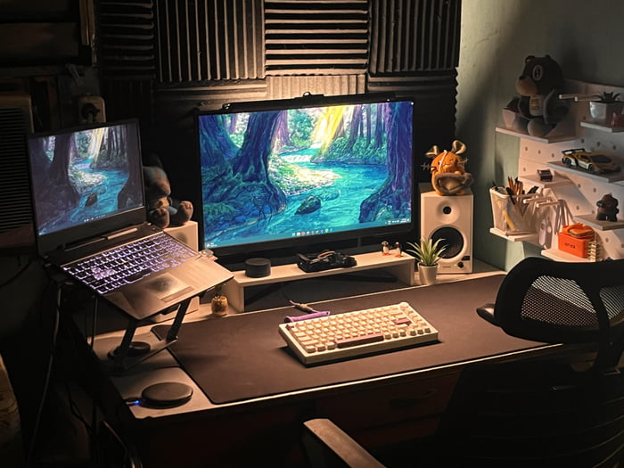 Budget laptop set-up! - 9GAG