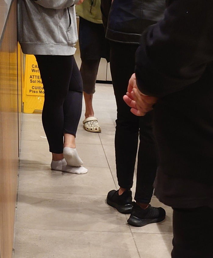 Saw this woman at the Panda Express off Broadway buy dinner for a ...