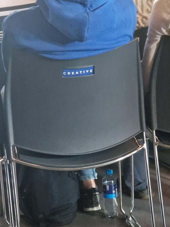 This guy sitting perfectly - 9GAG