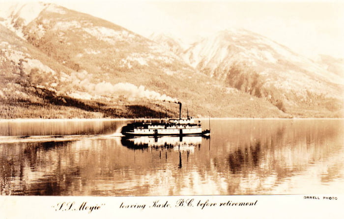 SS Moyie Sternwheeler leaving Kaslo Kootenay Lake, British Columbia ...