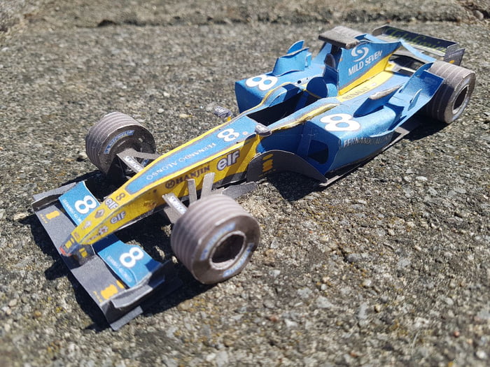 2004 Renault R24... In Paper! (Car #16) - 9GAG
