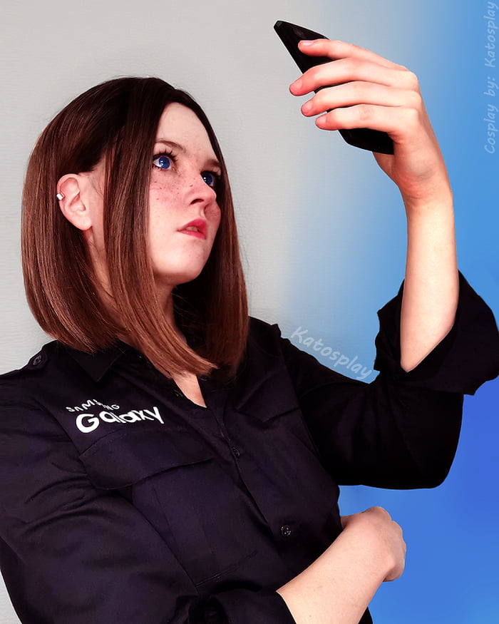 Sam the Samsung's assistant - 9GAG