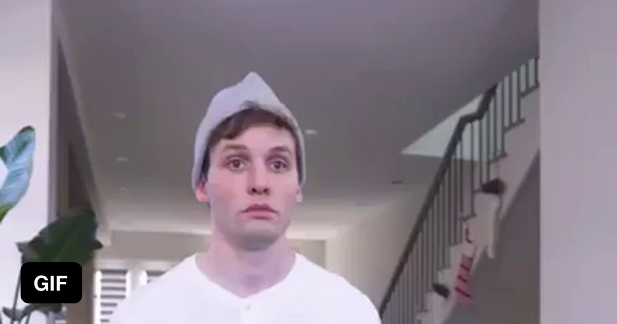 Guy turns himself into random objects... - 9GAG