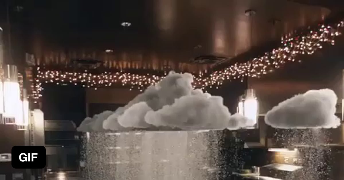 The way the snow falls from these Vfx indoor clouds - 9GAG
