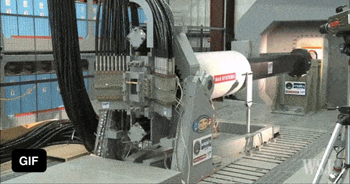 Freedom dispenser at his finest - 9GAG