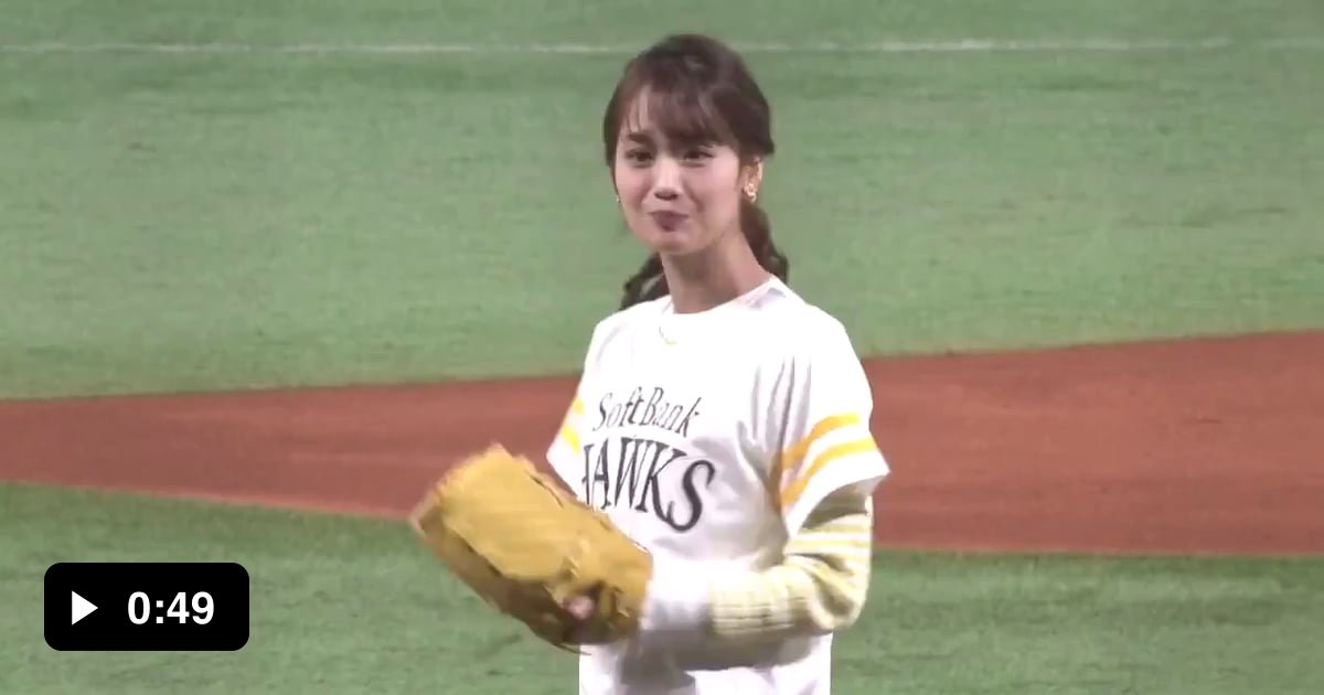 Fighters manager "BIG BOSS" Tsuyoshi Shinjo takes the batter's box and ...
