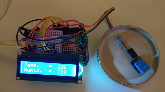 First really usefull project: humidity and temp sensor for monitoring ...