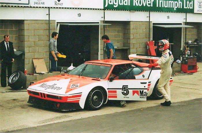 Niki Lauda getting out of his 1979 Bmw M1 Procar - 9GAG