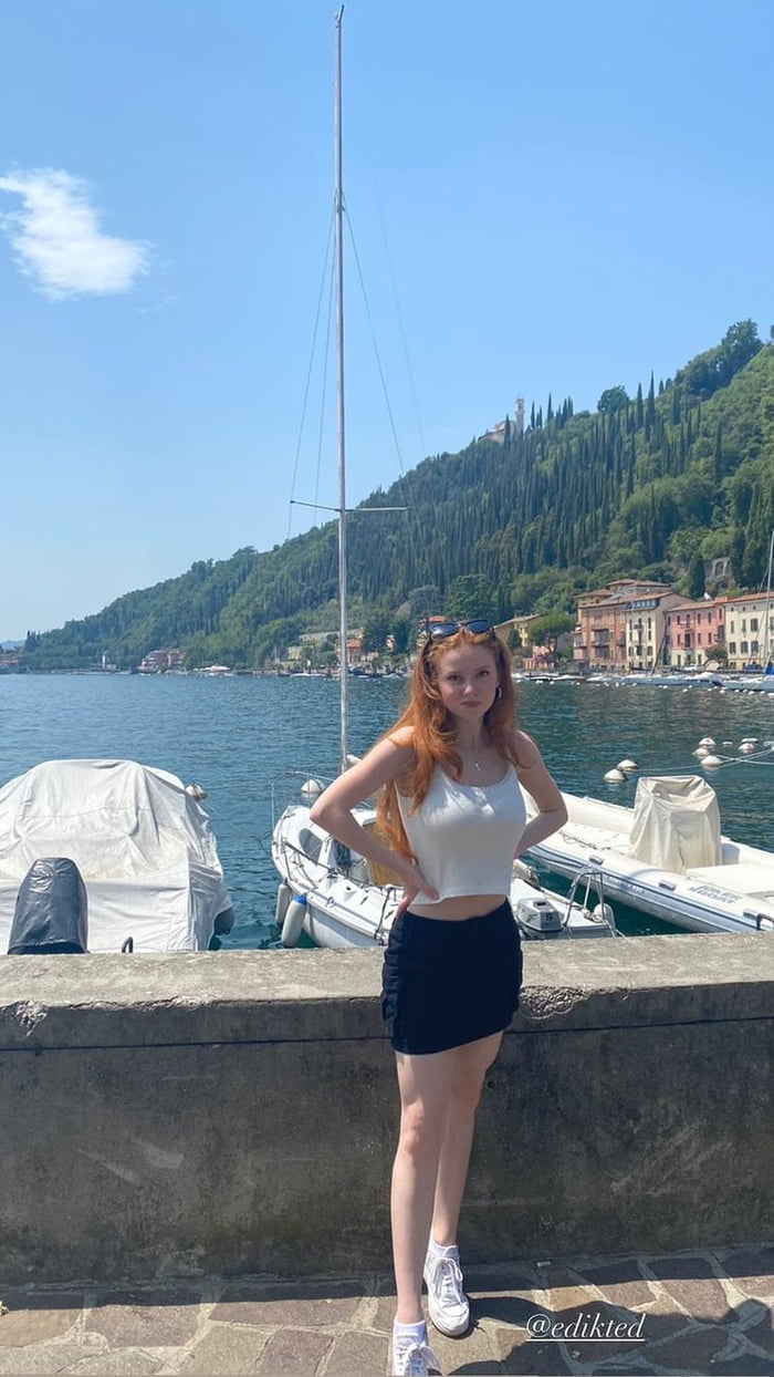 Francesca Capaldi - 9GAG
