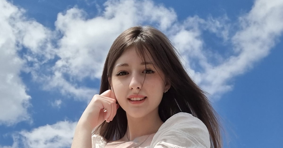 Strong wind and a sundress - 9GAG