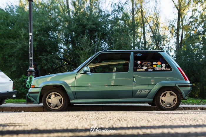 Renault 5 Le Car - 9GAG