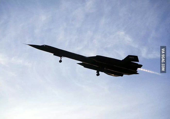Fastest plane ever made, the Lockheed SR 71 Blackbird - 9GAG