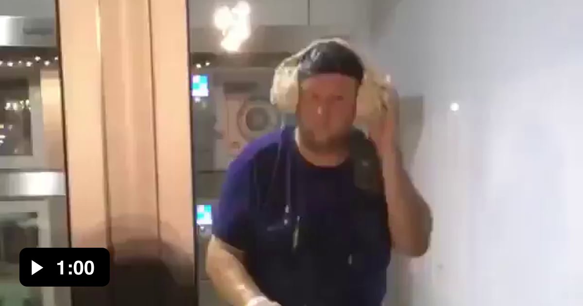 Techno is love - 9GAG