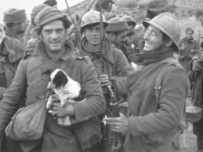 George Orwell (Author of '1984') During the Spanish Civil War, 1937 - 9GAG
