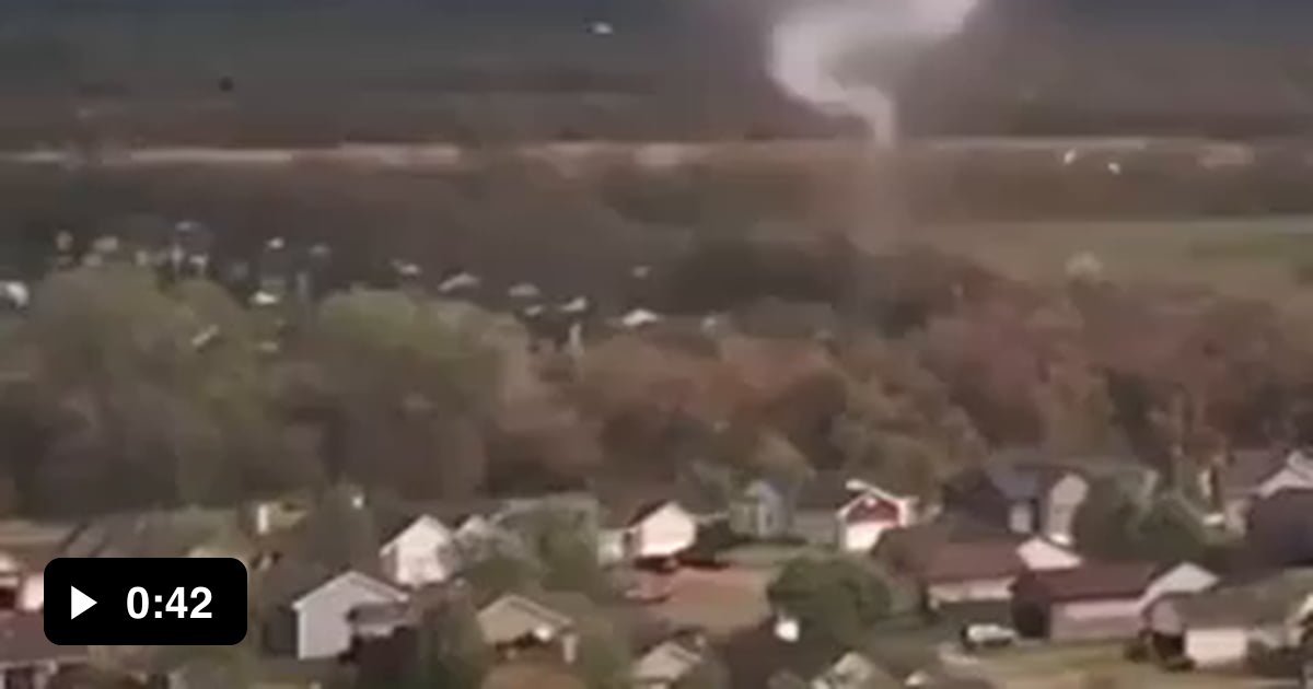 The Beginning Of A Tornado - 9GAG