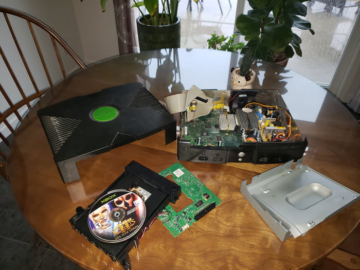 Rest in peace you magnificent beast. OG Xbox 2001-2024 - 9GAG