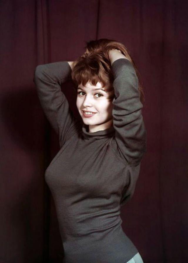 Brigitte Bardot in her Paris flat, by Philippe Halsman, 1951. - 9GAG