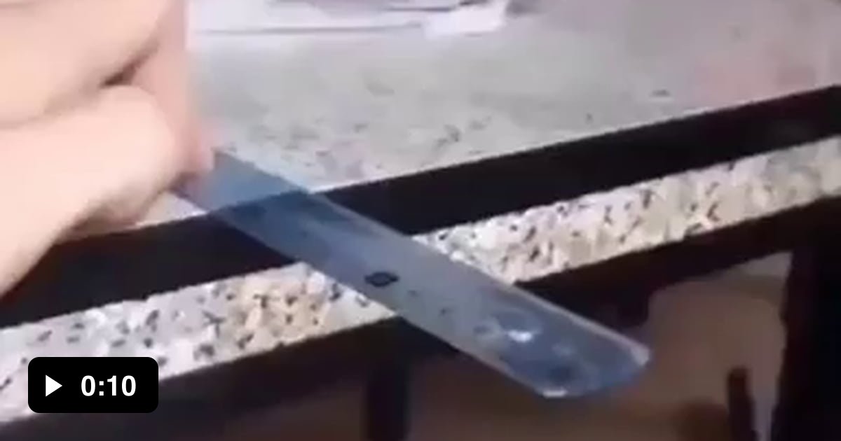 Ruler vibrations changes when illuminated - 9GAG