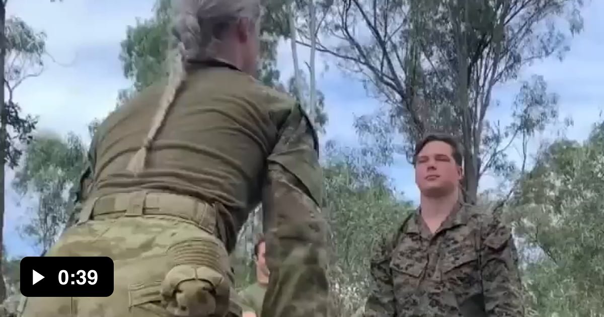 Female Australian Soldier VS Male U.S. Marine Contest - 9GAG