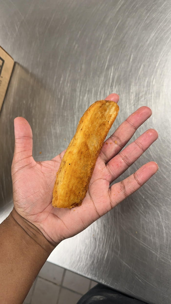 The size of the new brand of potato wedges we got at work - 9GAG