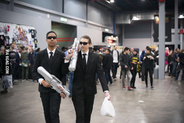 Teen MIB Cosplay at Dutch Comic Con 2015 - 9GAG